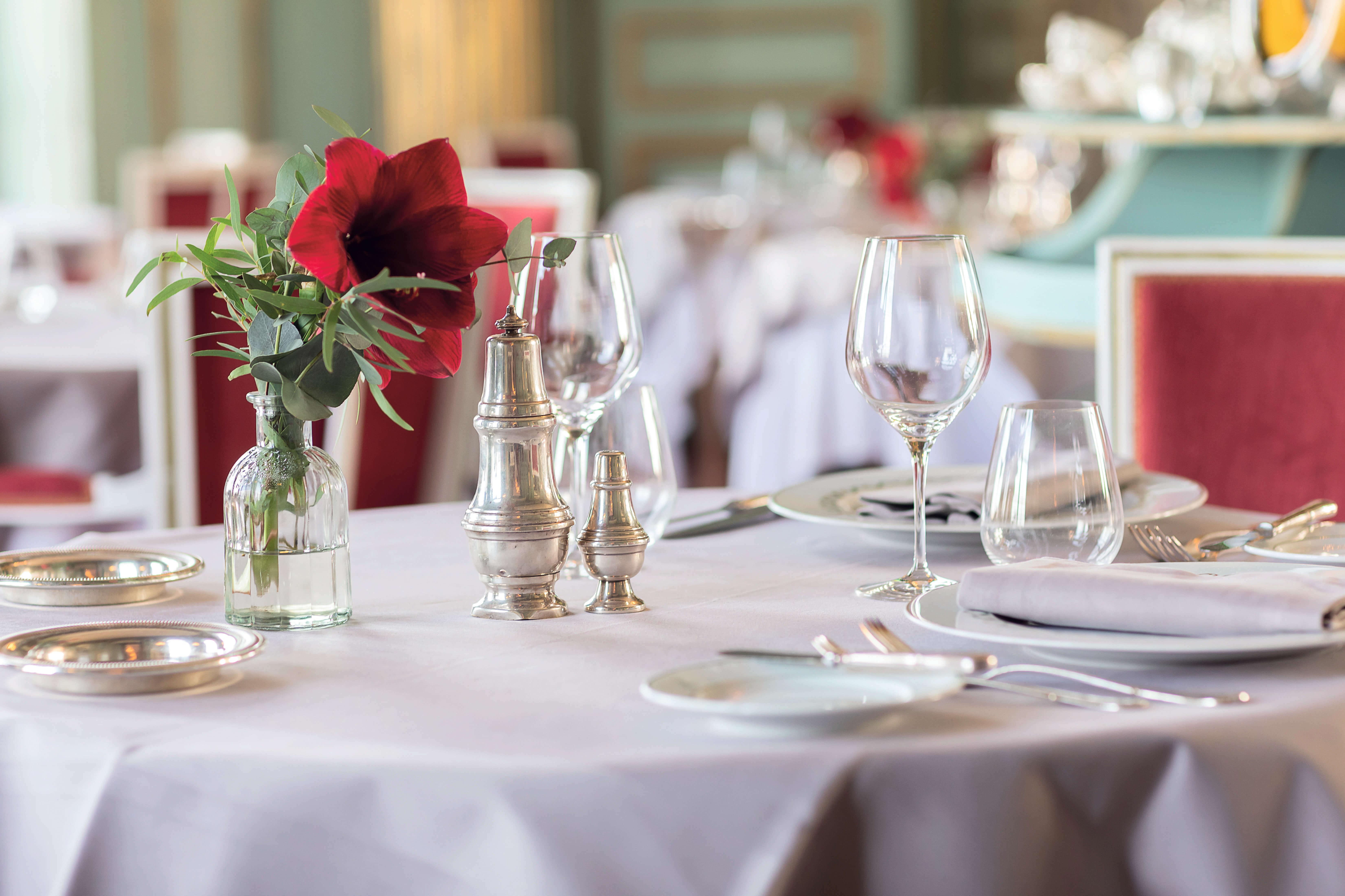 Halte Gastronomique au château d'Artigny | Coffret cadeau en région ...